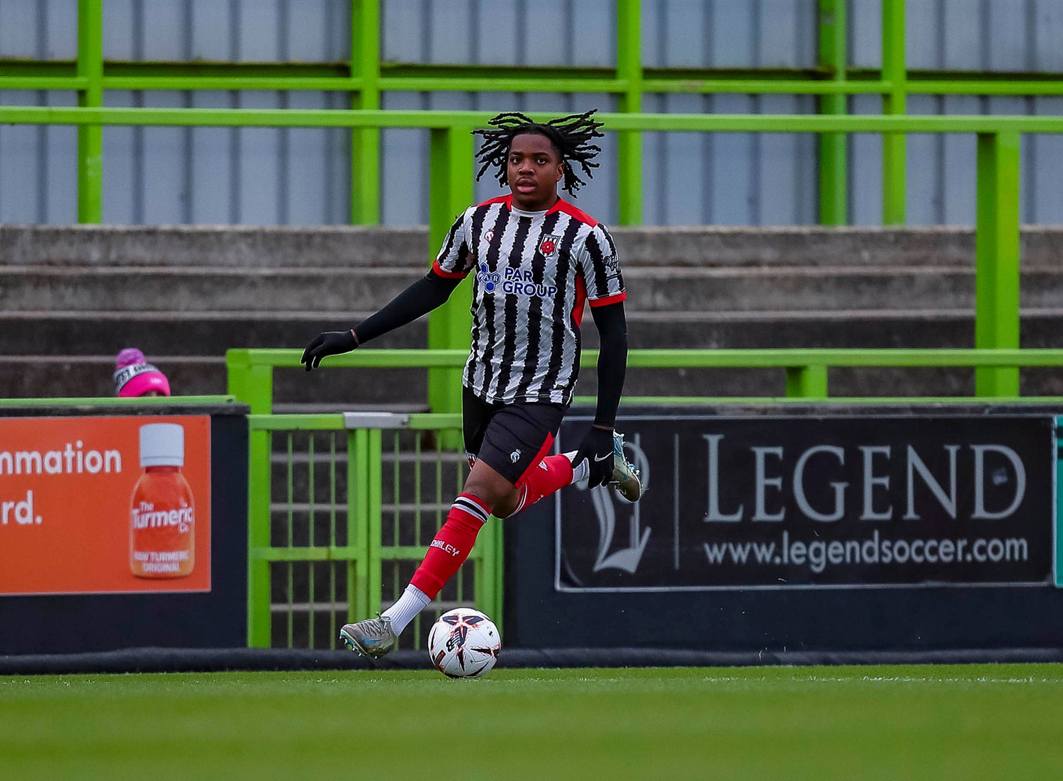 Dubem Eze extends his stay with the Magpies through to the end of the