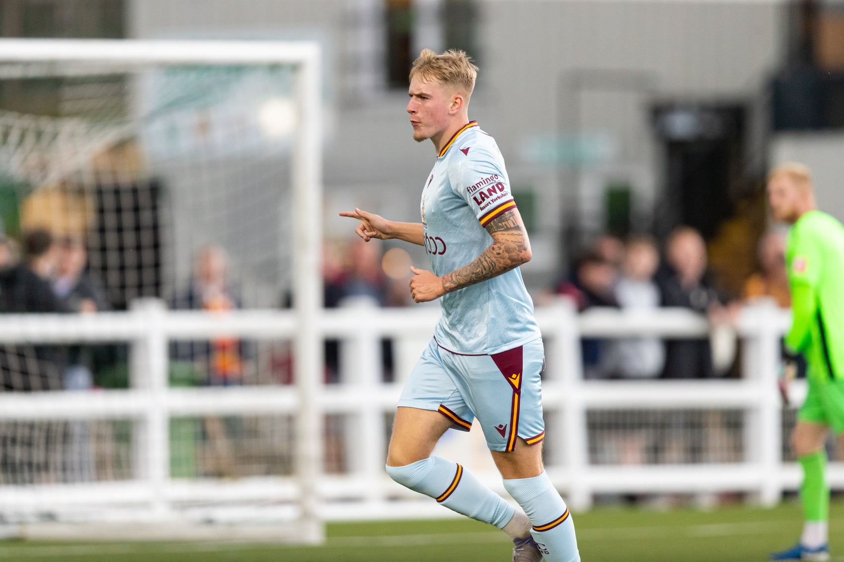 Harry Ibbitson signs in on loan!