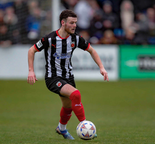 Jack Moore stays with the Magpies!